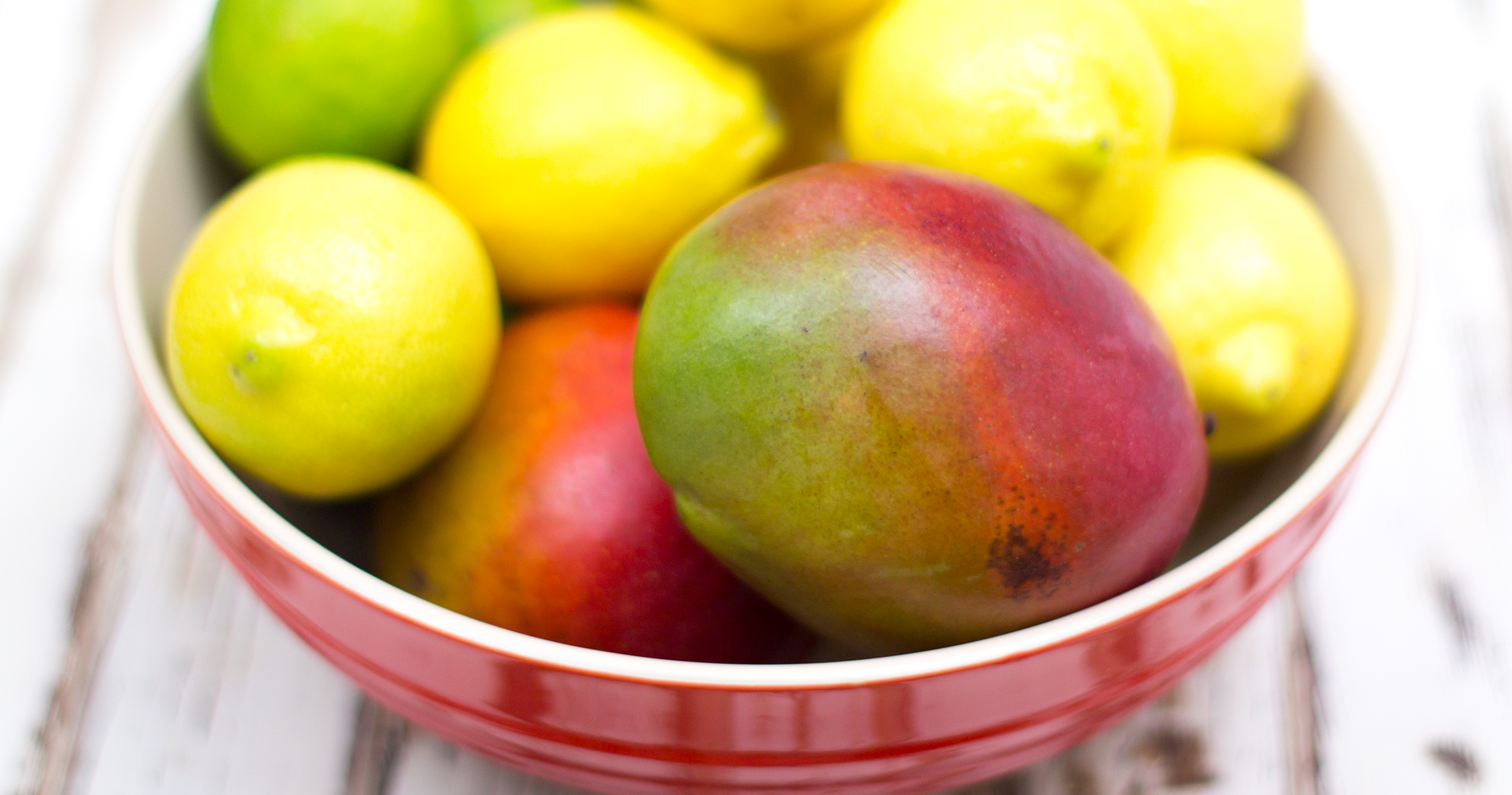 Boozy Mango Lemonade