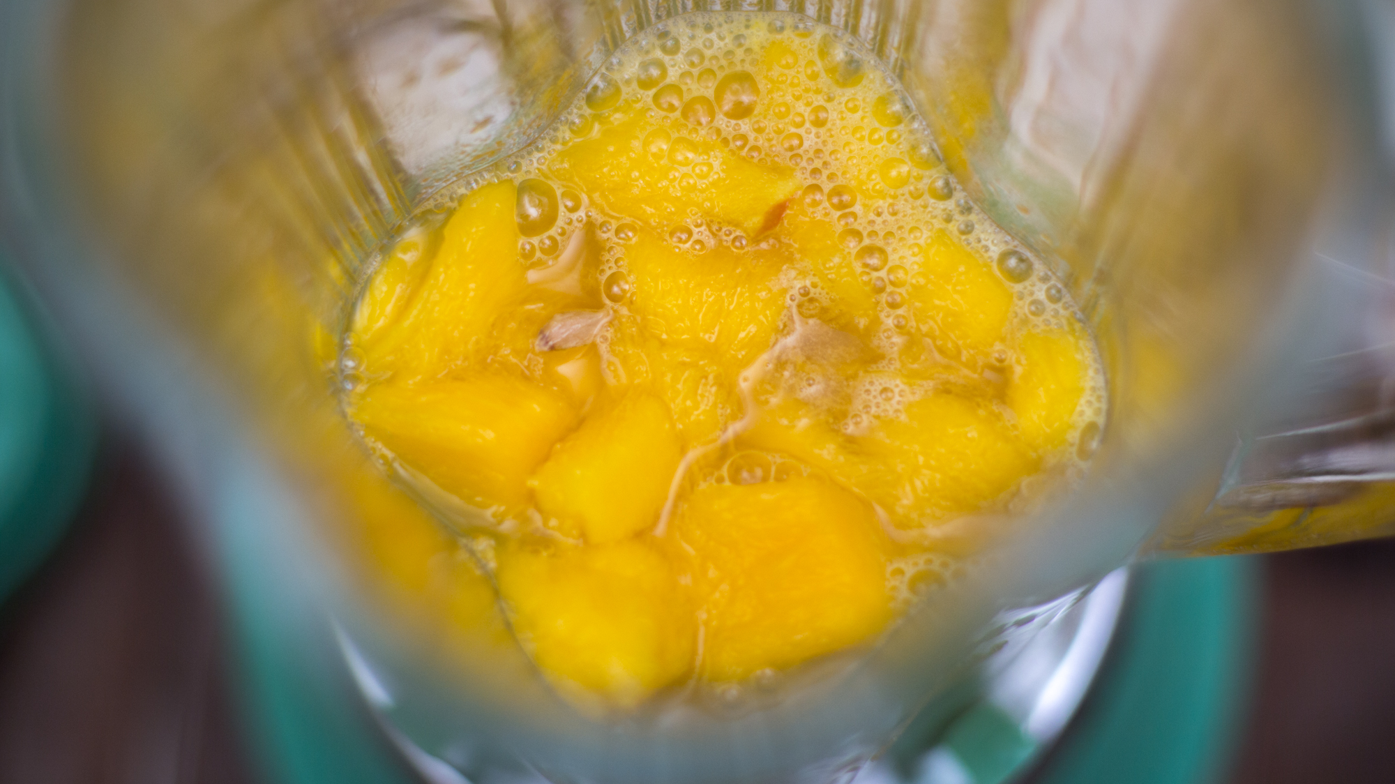 Boozy Mango Lemonade